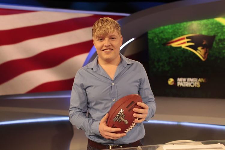 "Hoffe auf einen Effekt" - Sat1-Kommentator "Schmiso" im Interview